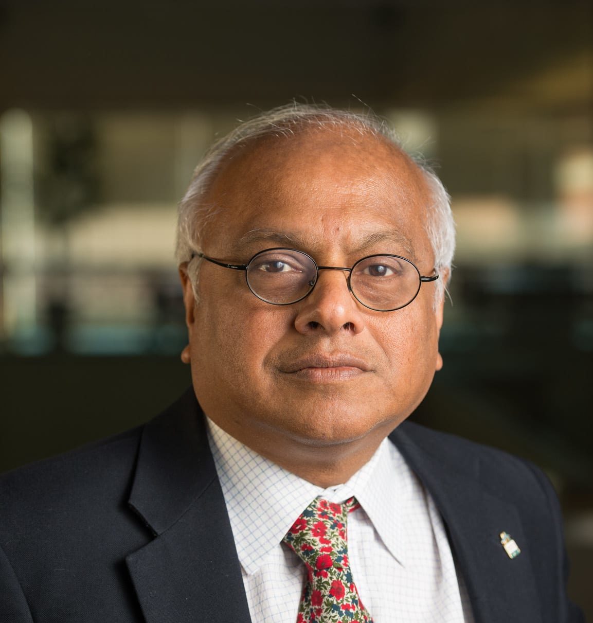 RSC McLaughlin Medal to Salim Yusuf - News - PHRI